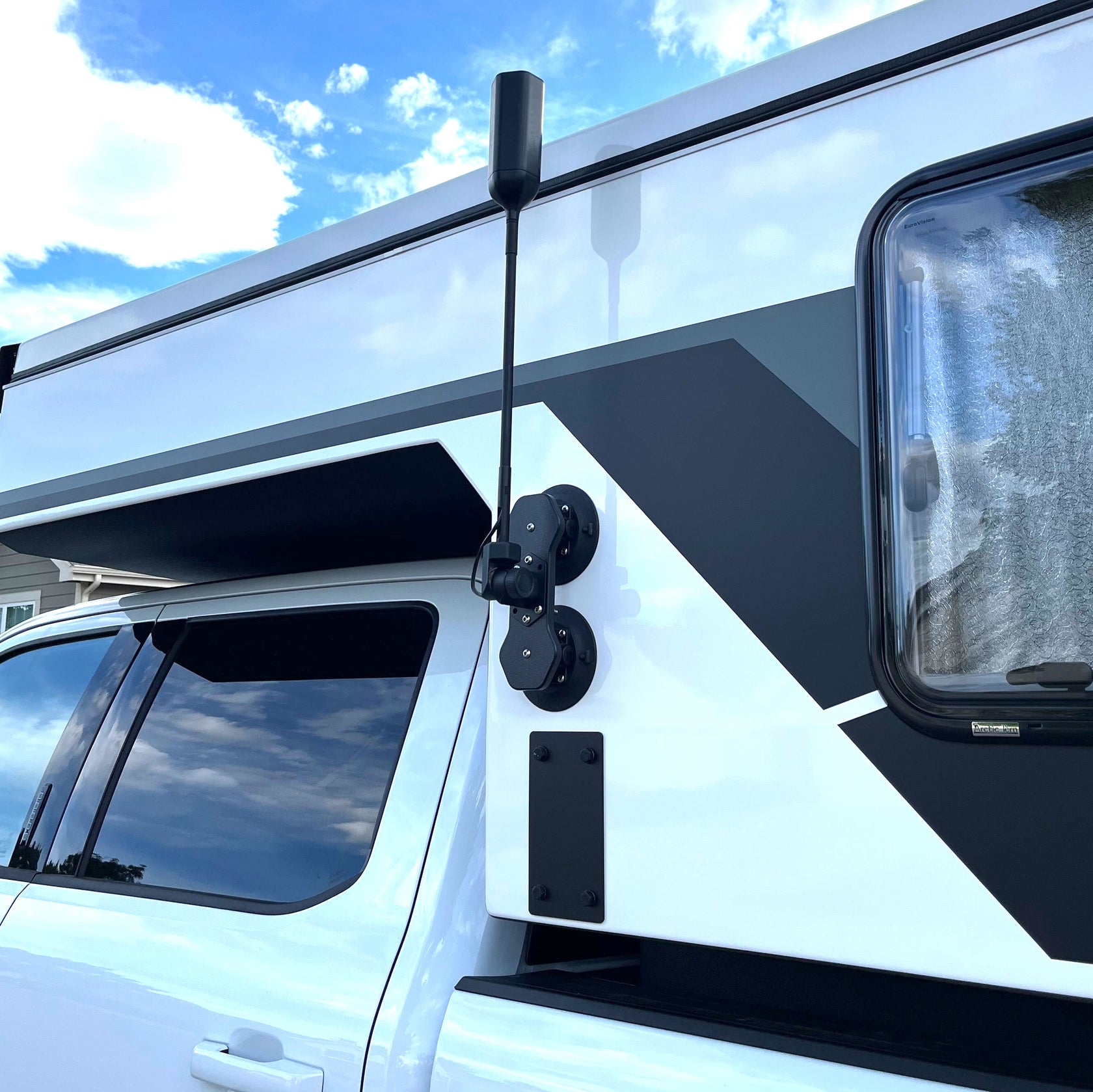 weBoost Mount – SeaSucker